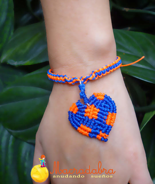 Macradabra: Pulsera con corazón azul
