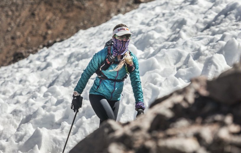 Fernanda Maciel se torna primeira mulher do mundo a subir e descer o ...