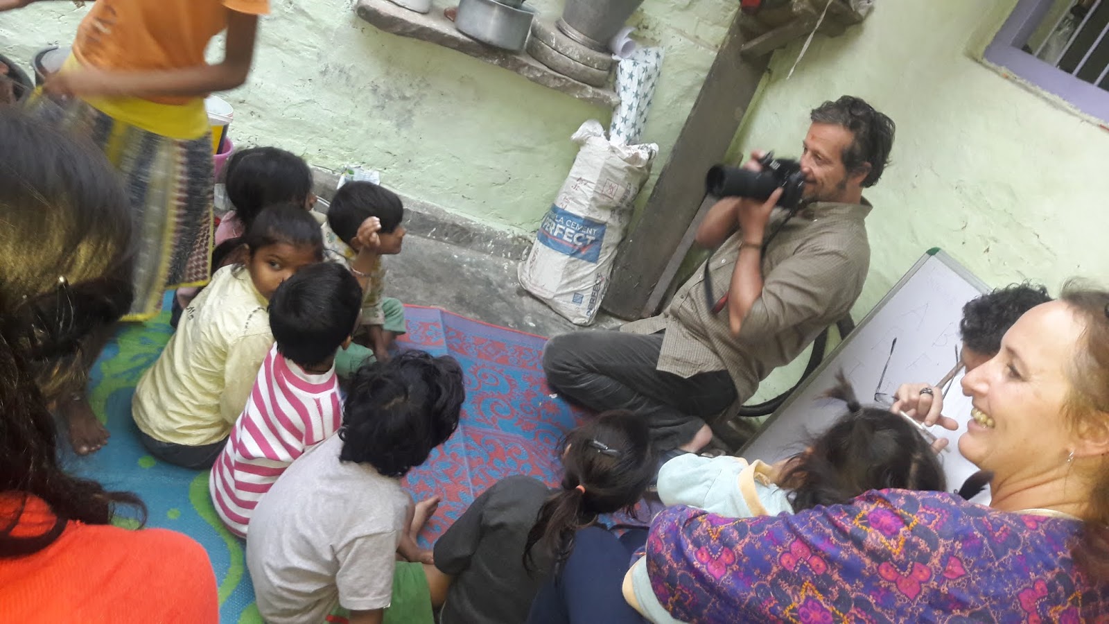 Volunteering in the Slum Teaching in Varanasi , India ...
