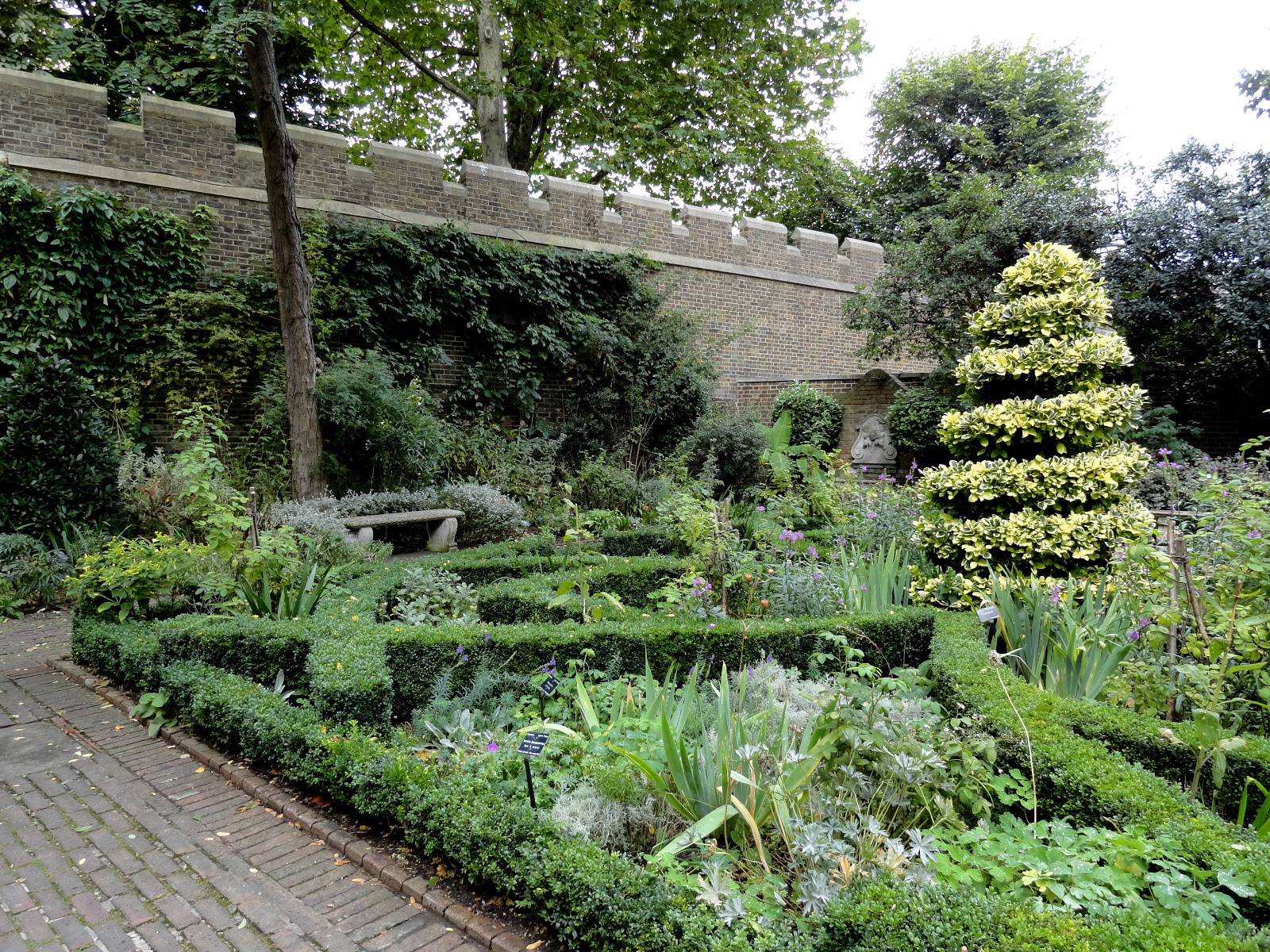 danger garden: The Garden Museum, London