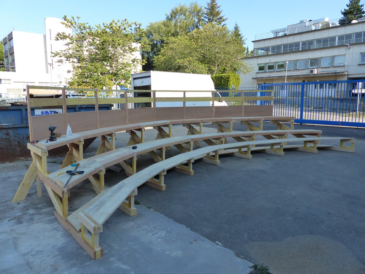 JUKO Access: Soutien à la production : Fabrication d'un gradin mobile