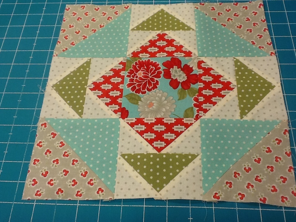 Wren's Nest: Fat Quarter Shop Mystery Block BOM - Block 9