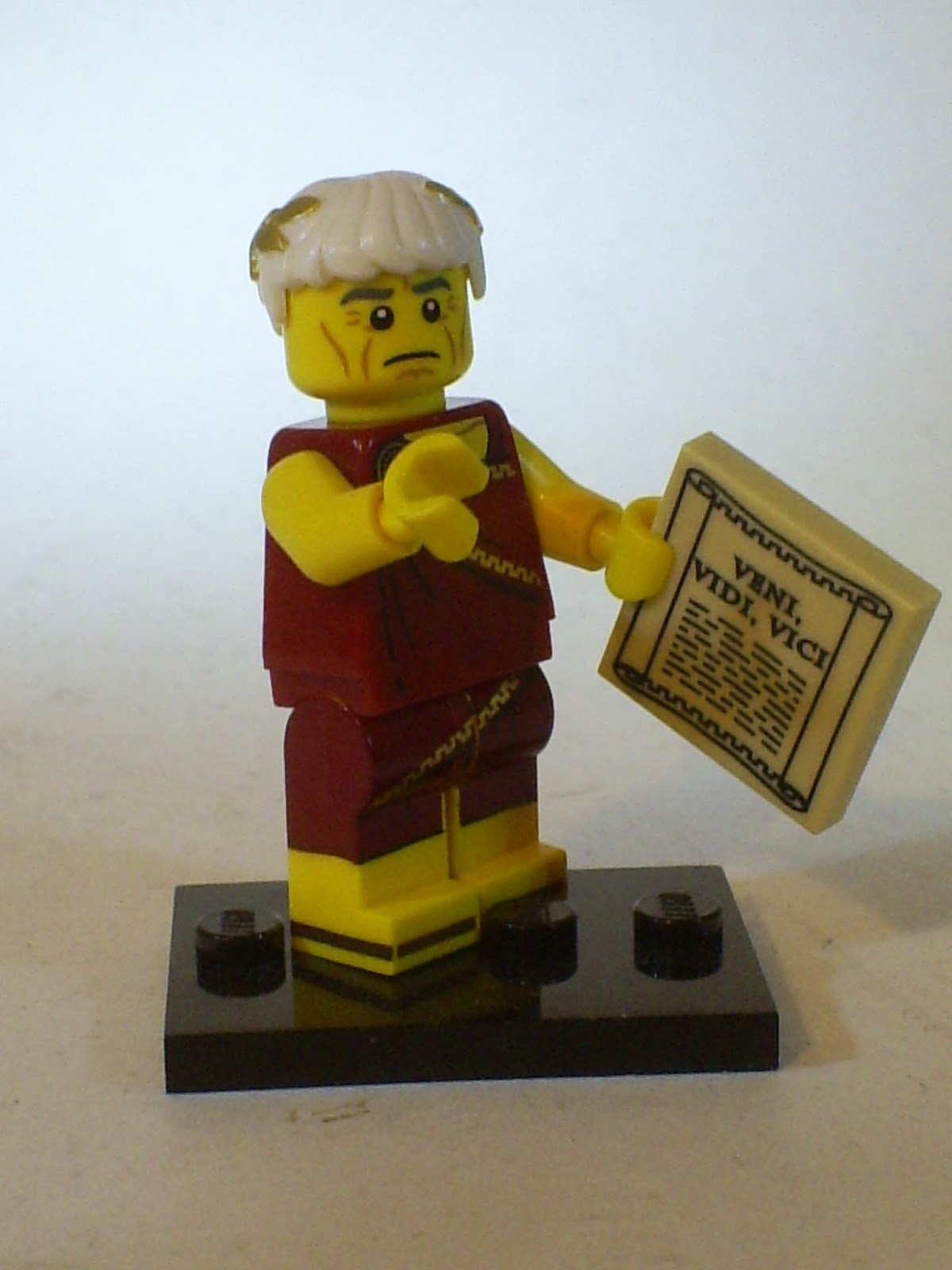 That Figures: REVIEW: Lego Minifigures Series 9 - Roman Emperor