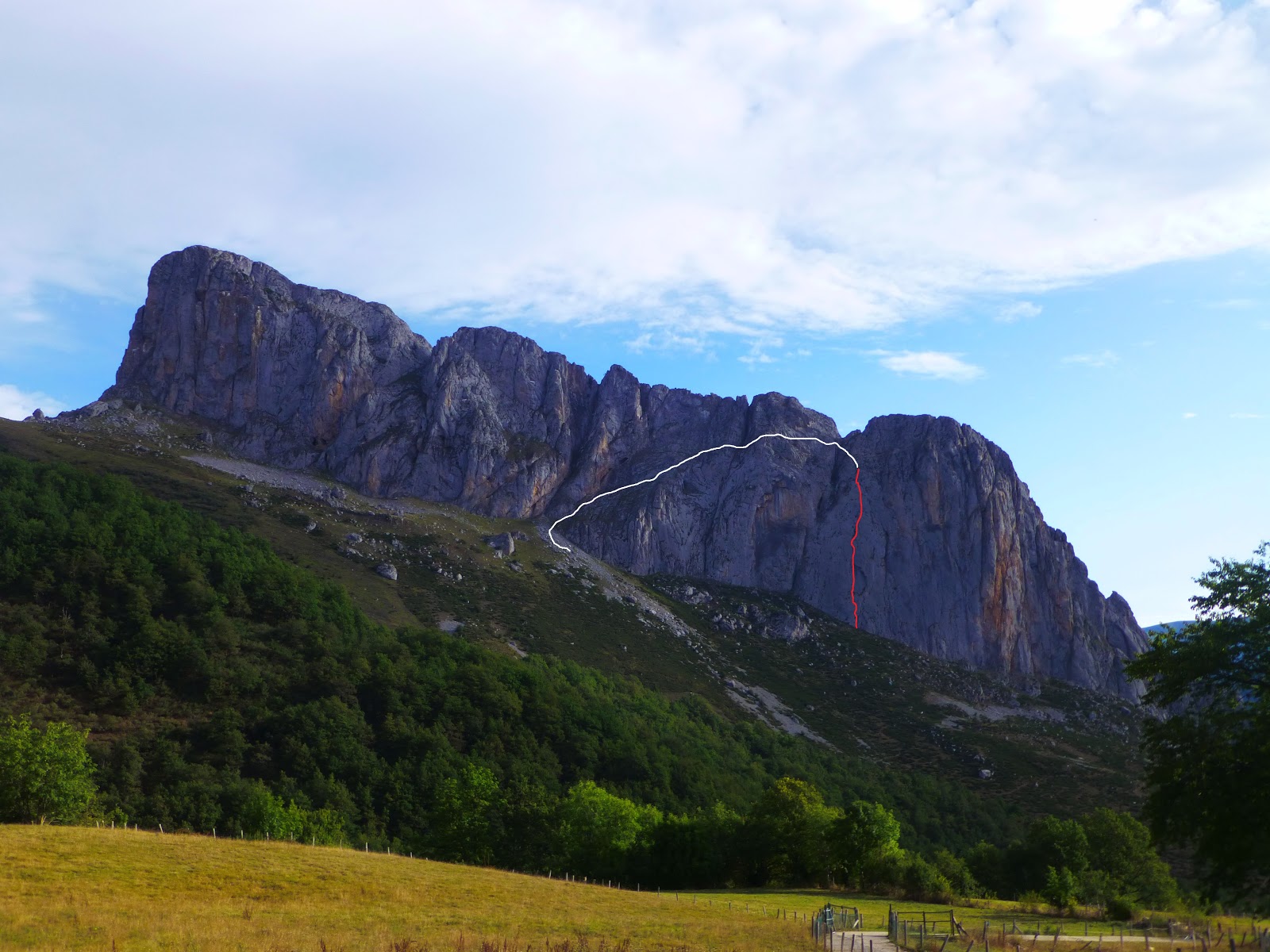 "HOKUS POKUS": Peña Cigal; Cara SW. Vía "GREIM" (6c+, 170m).