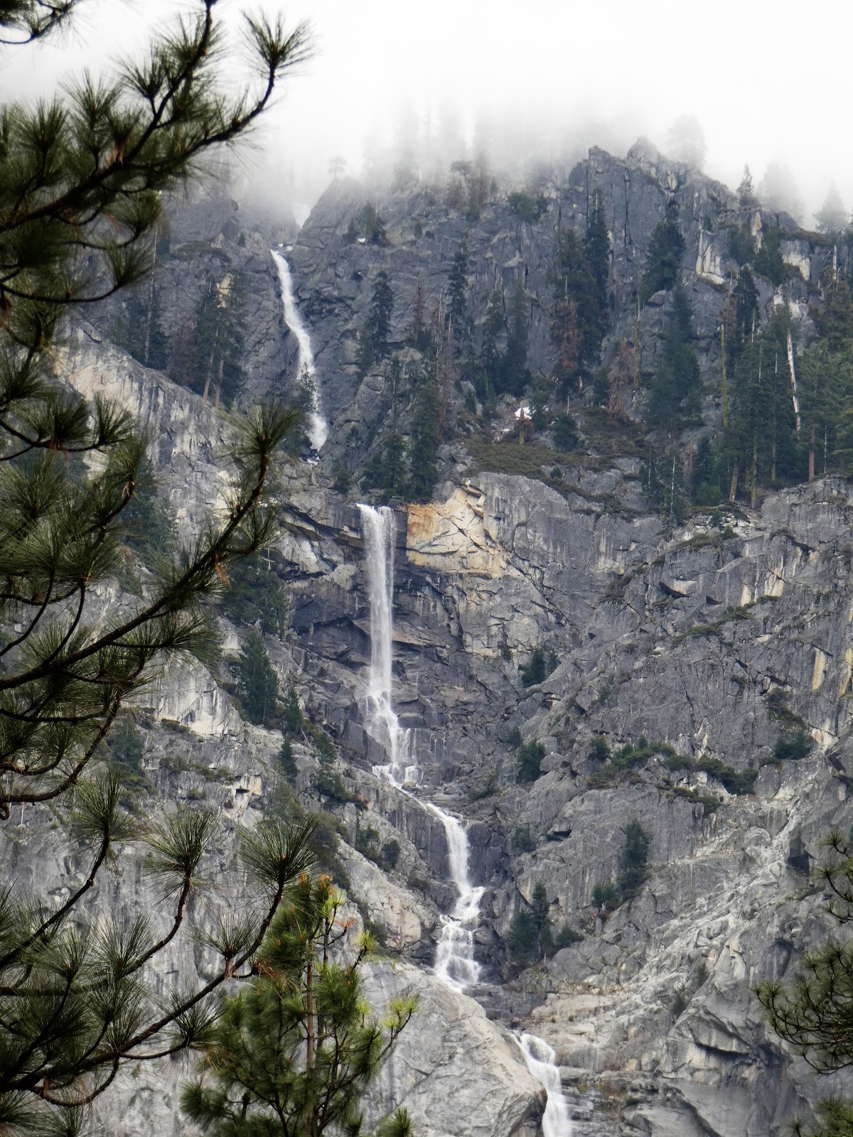 Geotripper: The Sentinels of Yosemite Valley: Giving Them a Bit of Respect