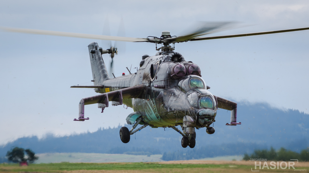 Jaroslaw Hasior Photography: The Flying Tank's memories