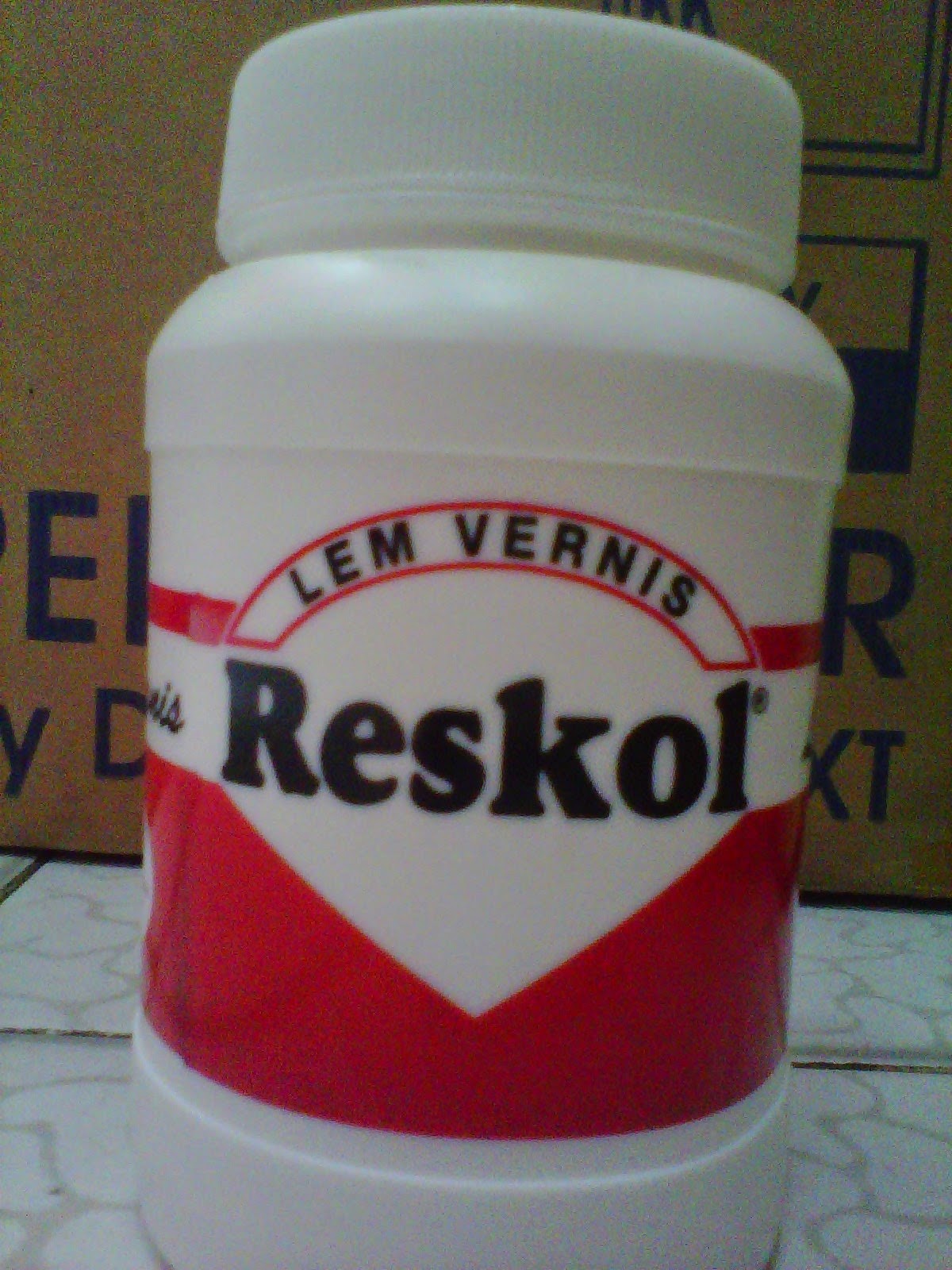 Kumpulan Alat Tulis Kantor: Lem Reskol