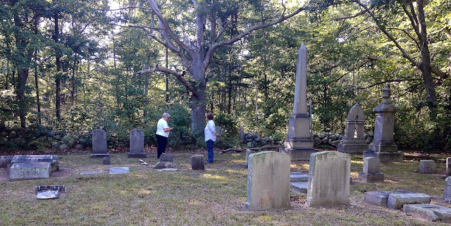 Reuzeit Emporium: Our Search For The Vars Cemetery