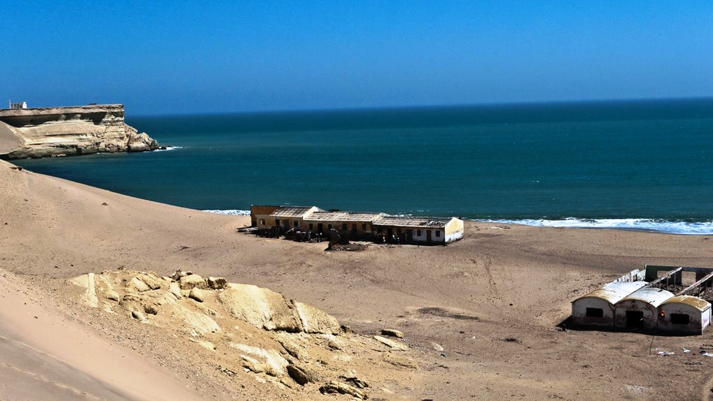 tropicalia: " Angra das Aldeias, Porto Alexandre, Tômbwa, Angola"