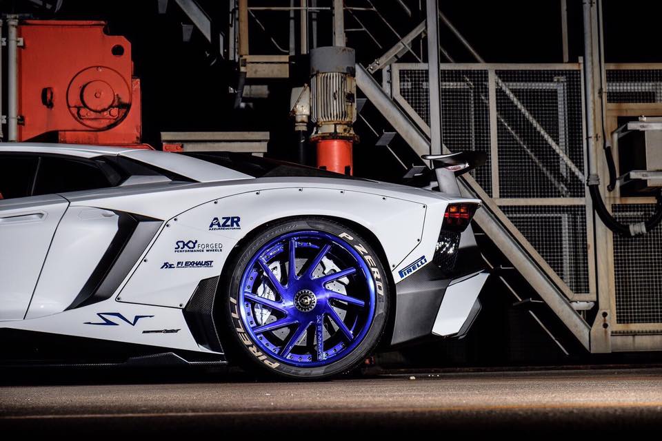 Liberty Walk Lamborghini Aventador SV Stalks The Night - car news