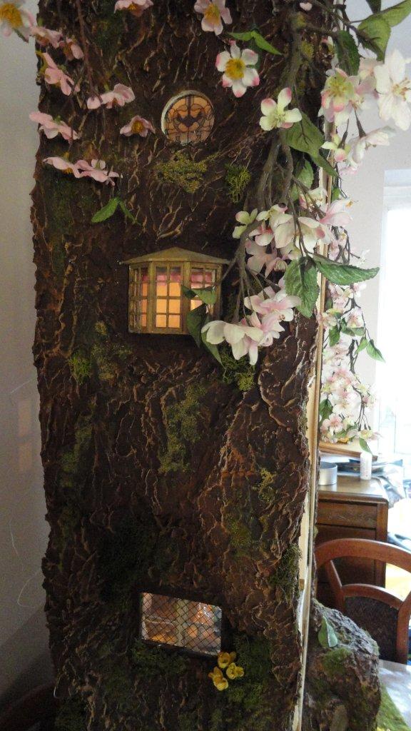 Ophelia's Adornments blog: miniature "mouse house"