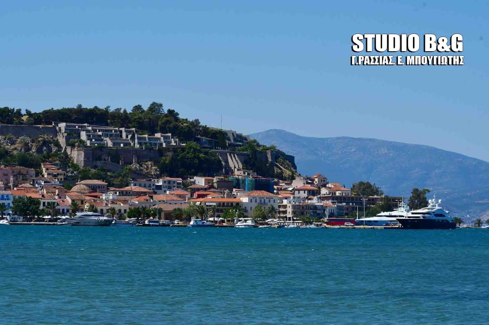 Φωτογραφία: ΝΑΥΠΛΙΟ: ΓΕΜΙΣΕ ΜΕ ΠΟΛΥΤΕΛΗ ΓΙΟΤ ΤΟ ΛΙΜΑΝΙ ΤΗΣ ΠΟΛΗΣ.
