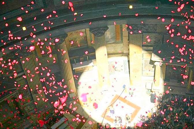 Museando@Roma: Pioggia di petali di rose al Pantheon