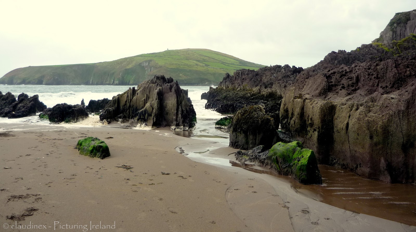 Picturing Ireland : A walk out to Dingle Bay