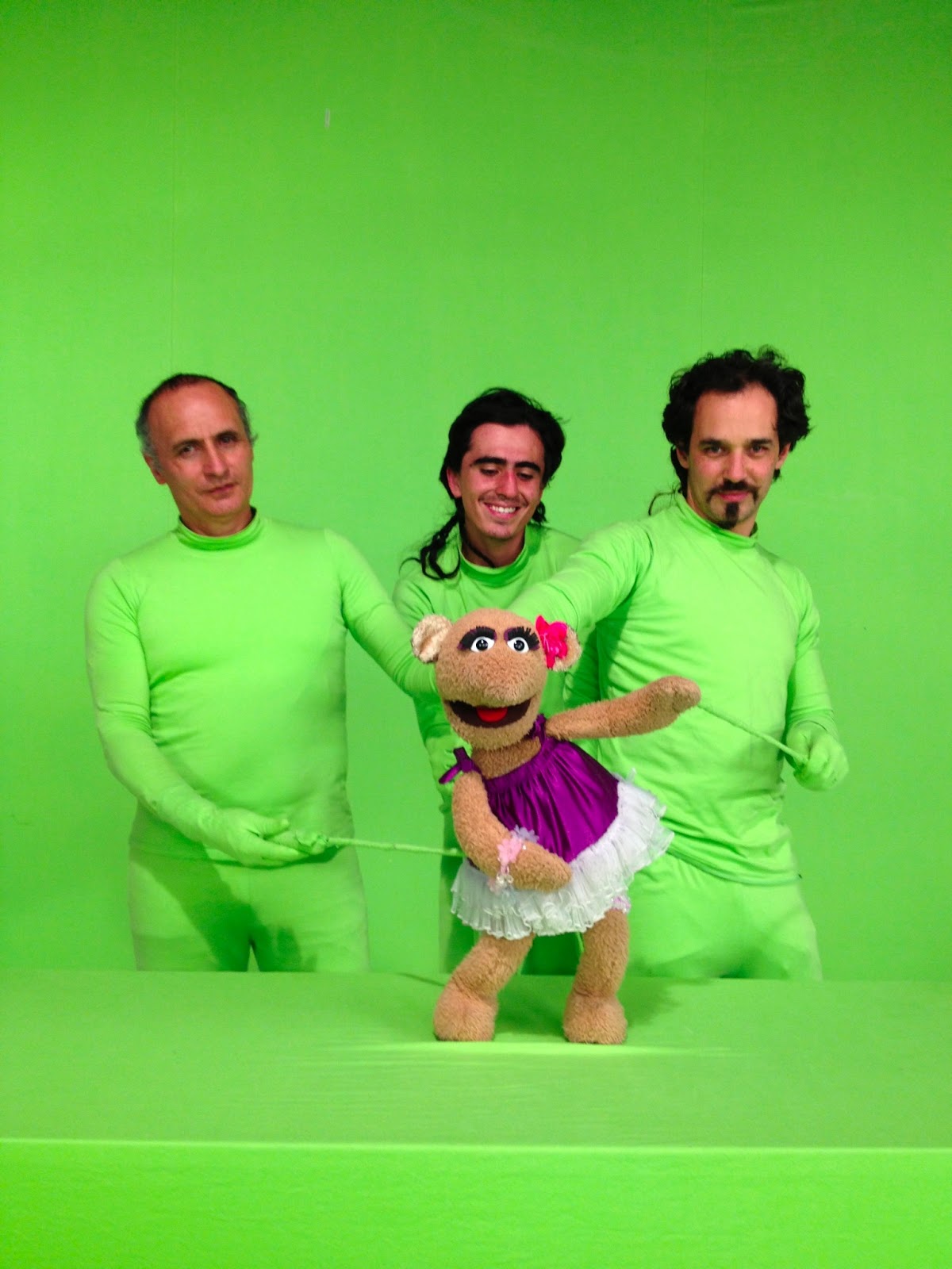 A-Garrapattta Títeres y Payasos: Animando a Amanda la tapir ...