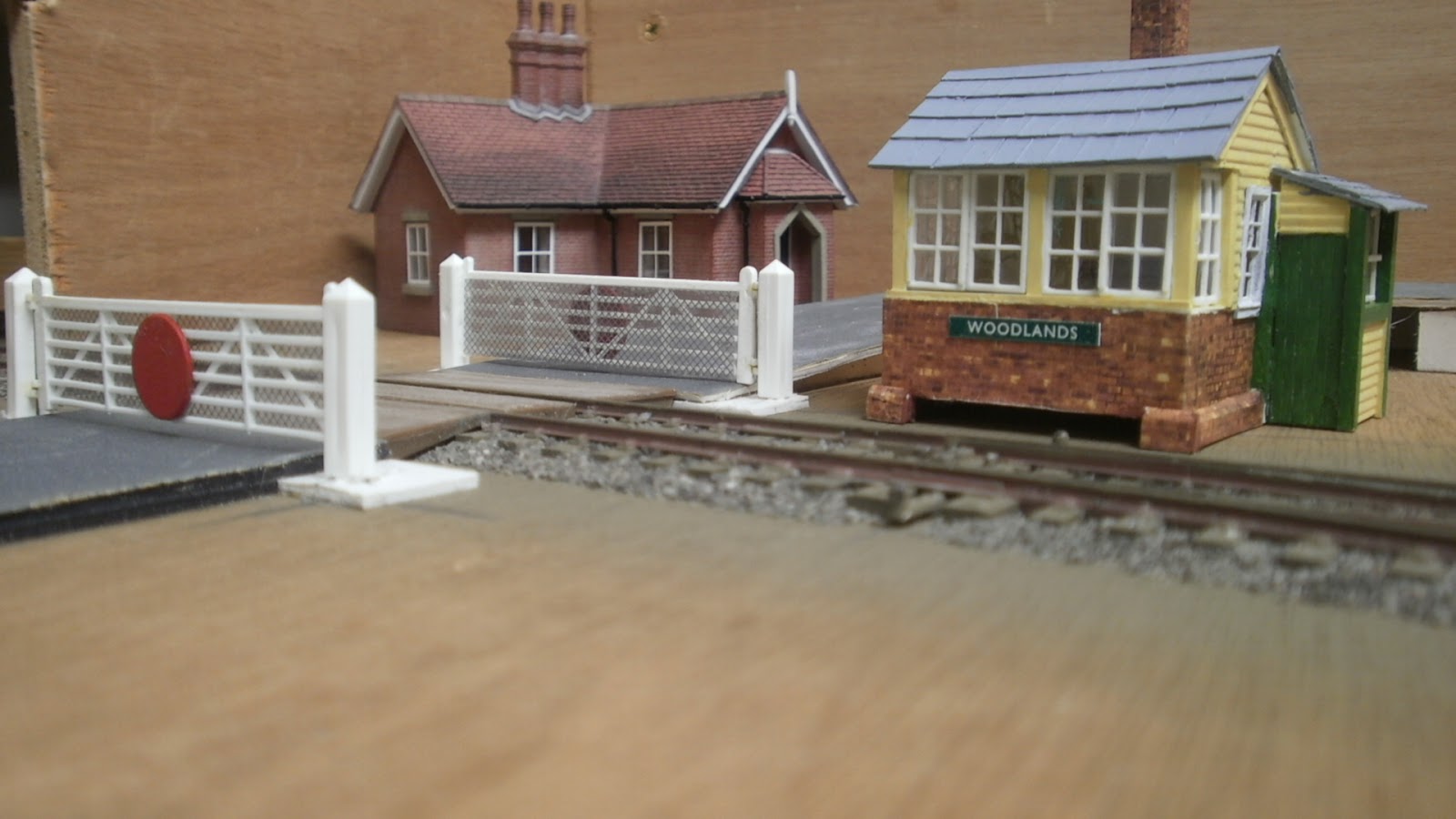 Dorset Railway Modelling: Woodlands Level Crossing Box-4MM.