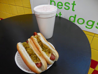 Jeremiah's Vanishing New York: Dogs & Papaya