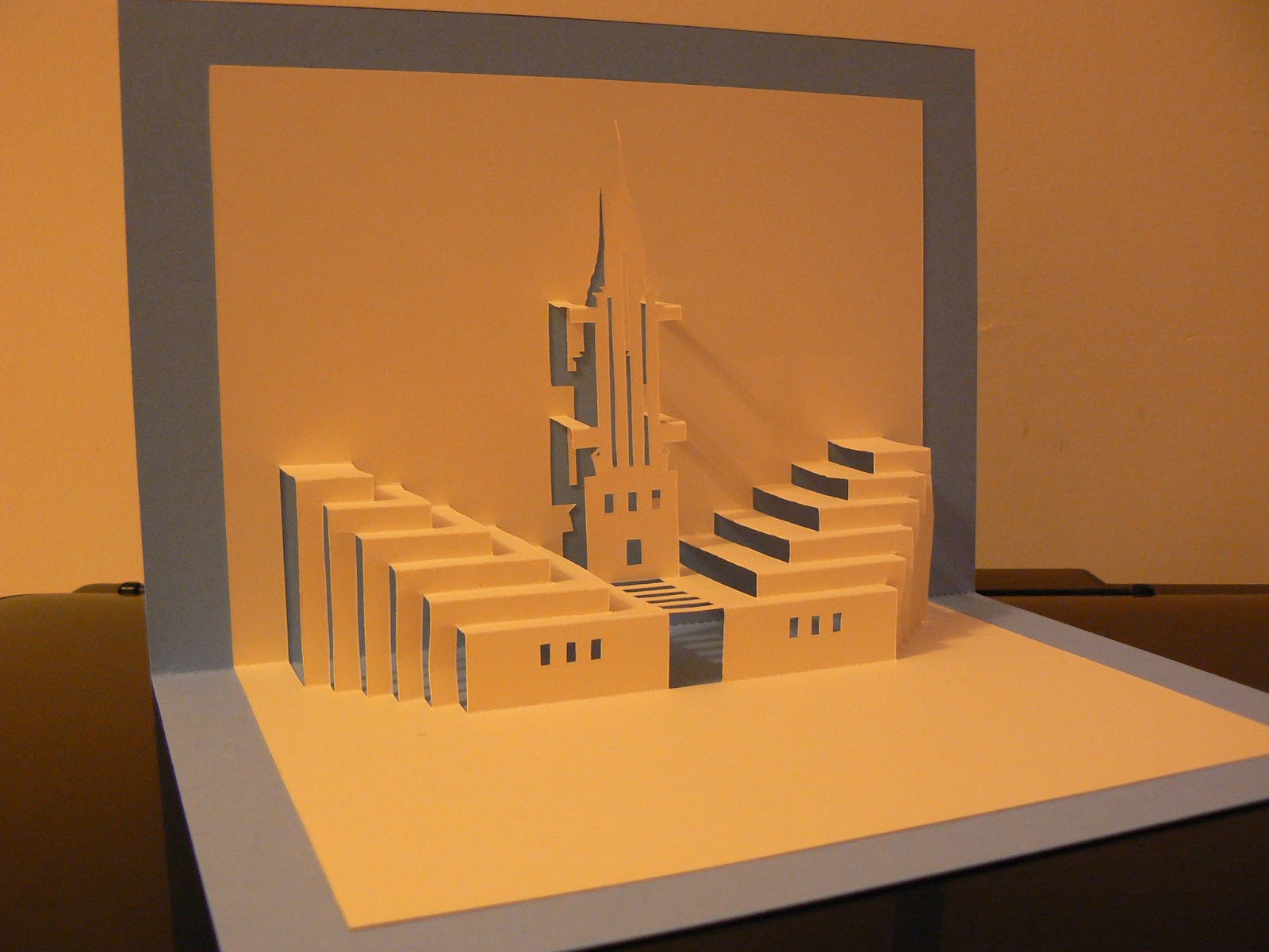 Chantal's CrazyCards: Building en kirigami