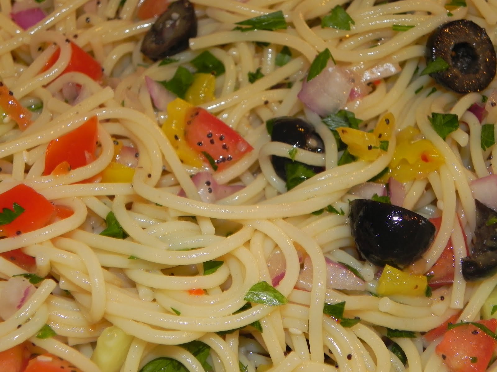 Farrah's Food Adventures: Spaghetti Salad