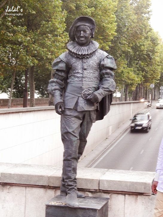 Charcoal Man of Paris ~ Jaho Jalal