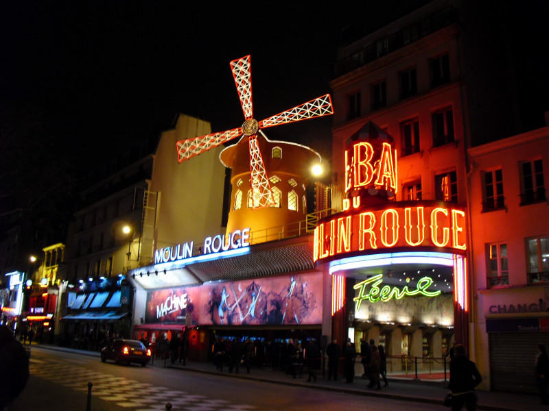 Música en el IES Fernando de Mena: MOULIN ROUGE : la película (I)