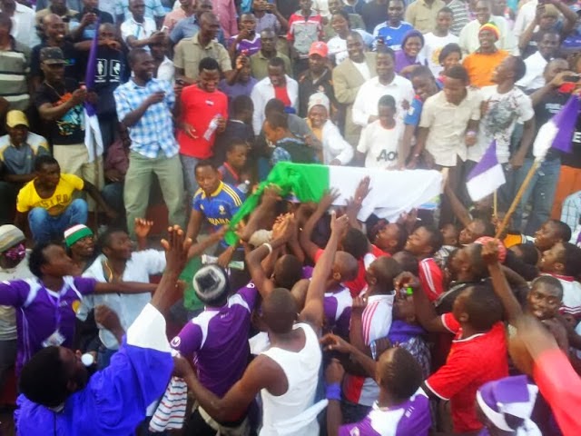 LENZI YA MICHEZO: LIGI KUU: MATUKIO KATIKA PICHA "MBEYA DERBY" MBEYA ...