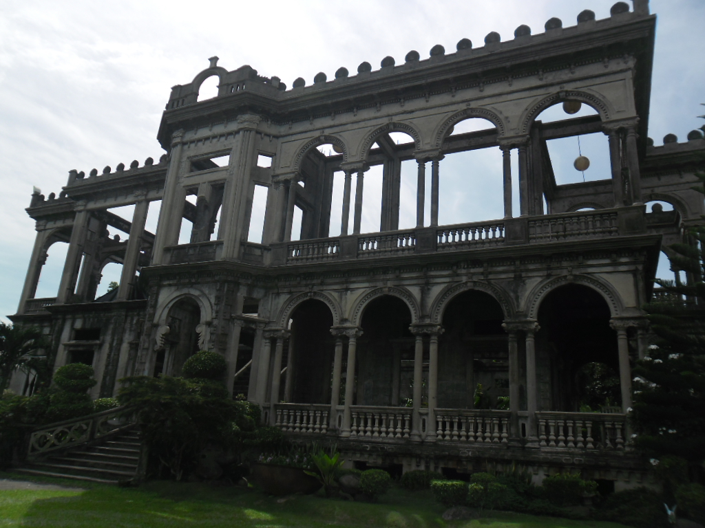 Experience Philippines: The Ruins