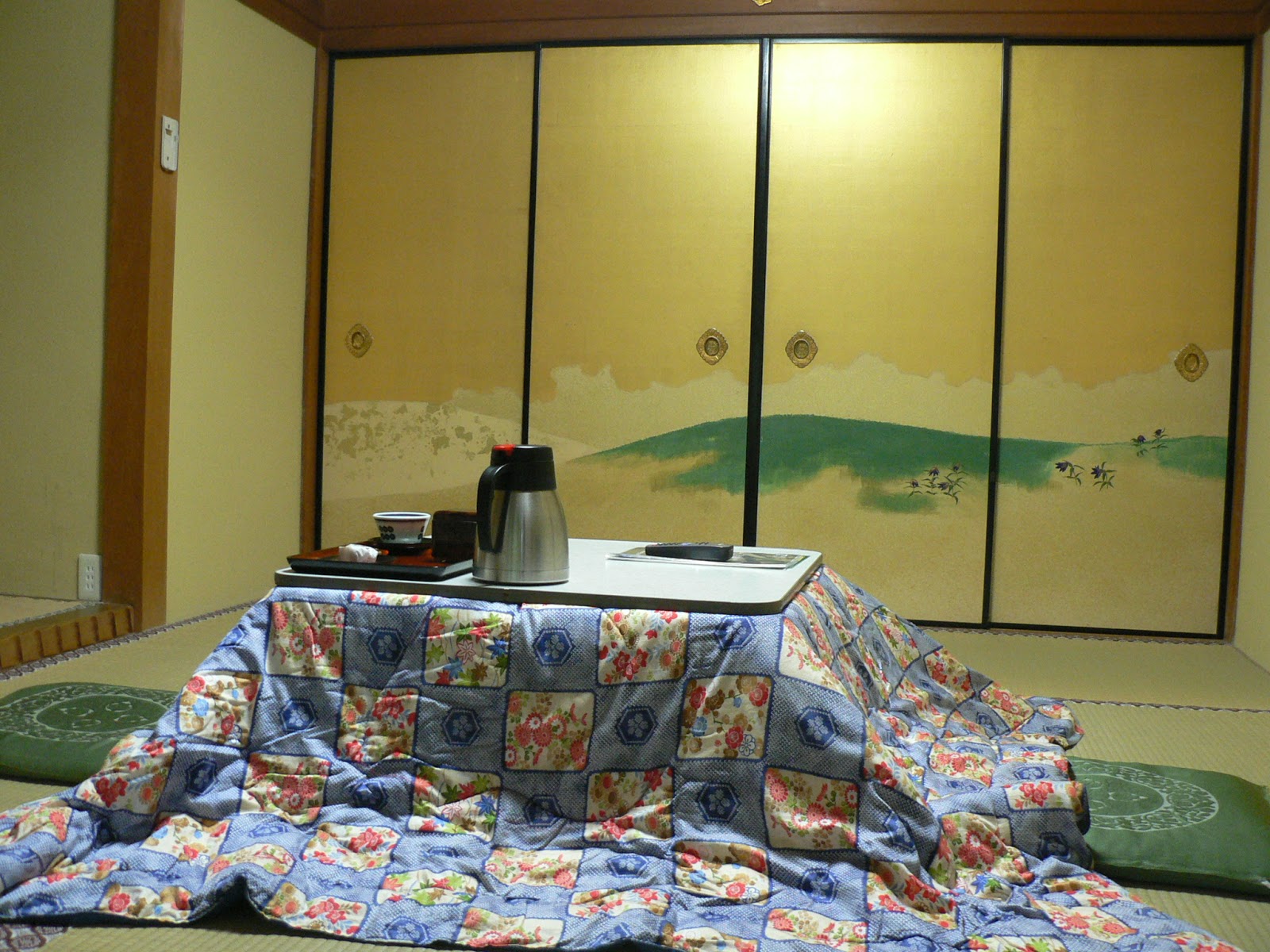 Waku Otaku Ninjawhale: Kotatsu: The Heating Table