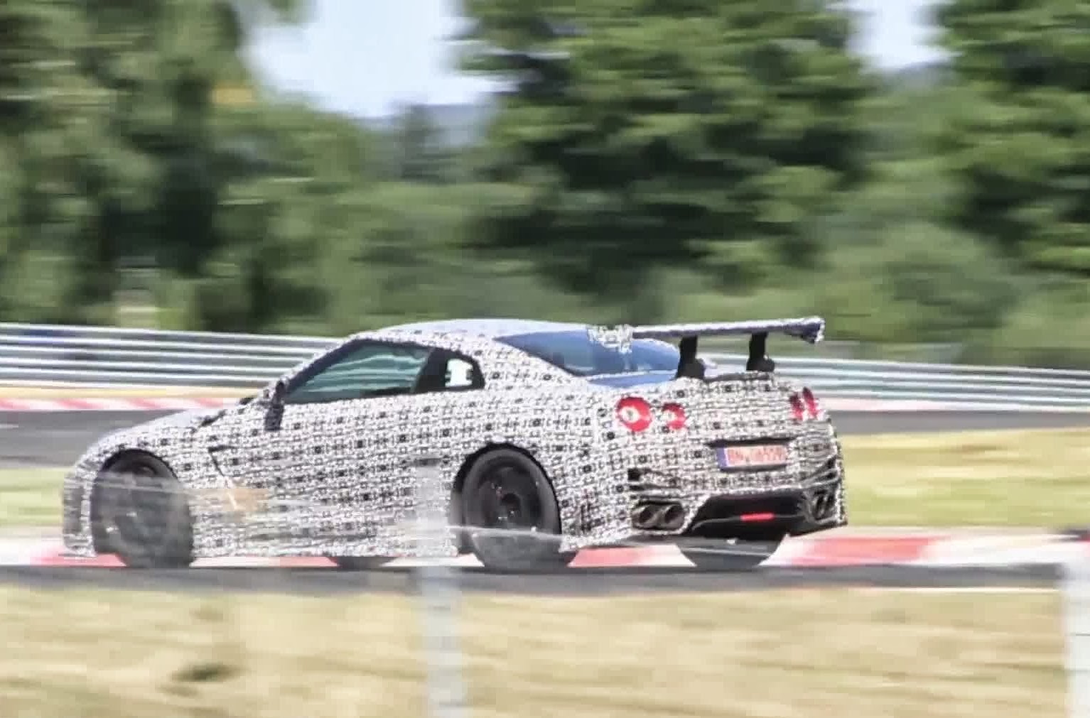 NISSAN GT-R NISMO SPIED AT NURBURGRING - Awesome Cars: NISSAN GT-R ...