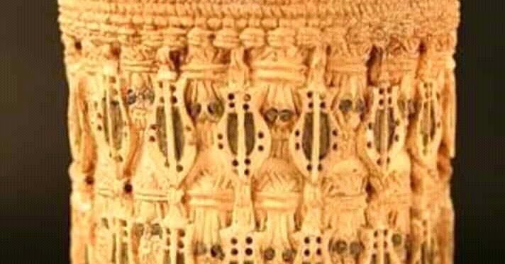 Rare photo of 18th century Benin Ivory armlet - Historical Update