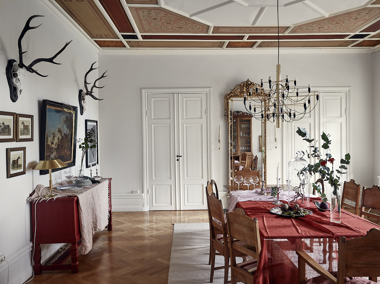 Design Addict Mom: A Country Home with a Well Appointed Modern Aesthetic