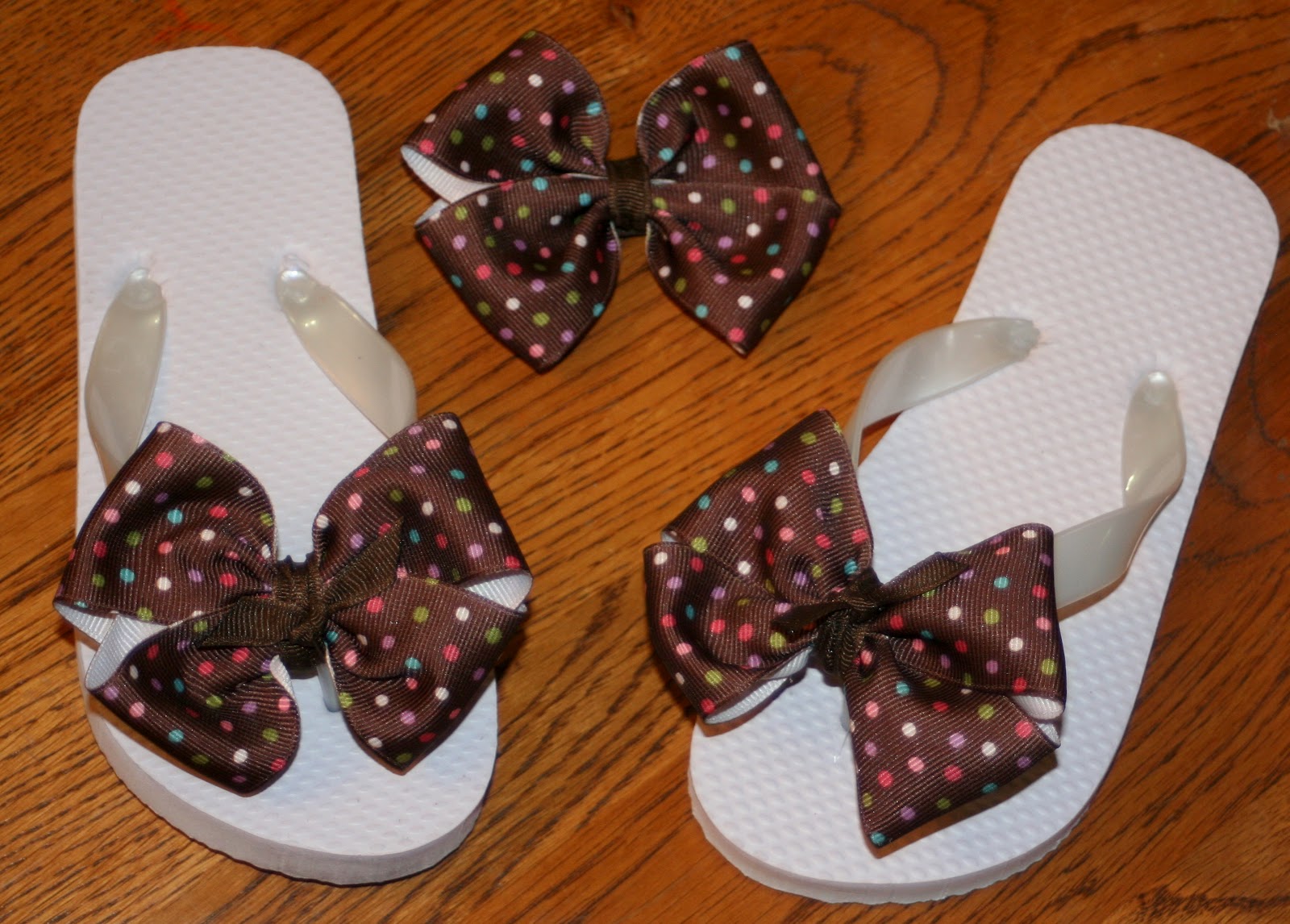 Tweet Cheeks Boutique: New flip flops!