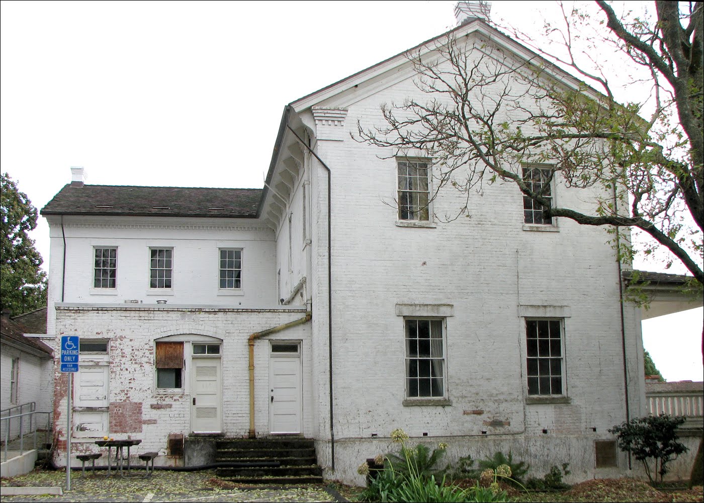 I See by the Papers...: IS IT HOOD MANSION OR HOOD HOUSE?