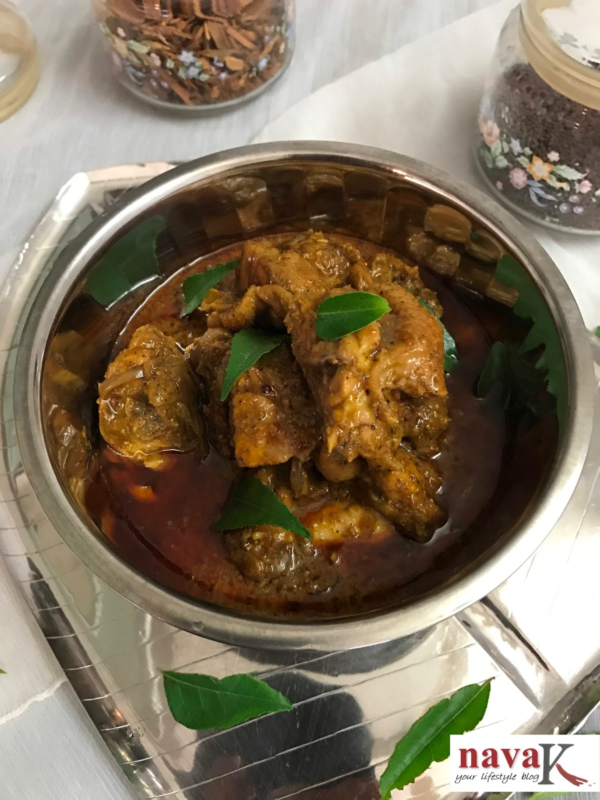 Karaikudi Kozhi Kuzhumbu/Chicken Curry