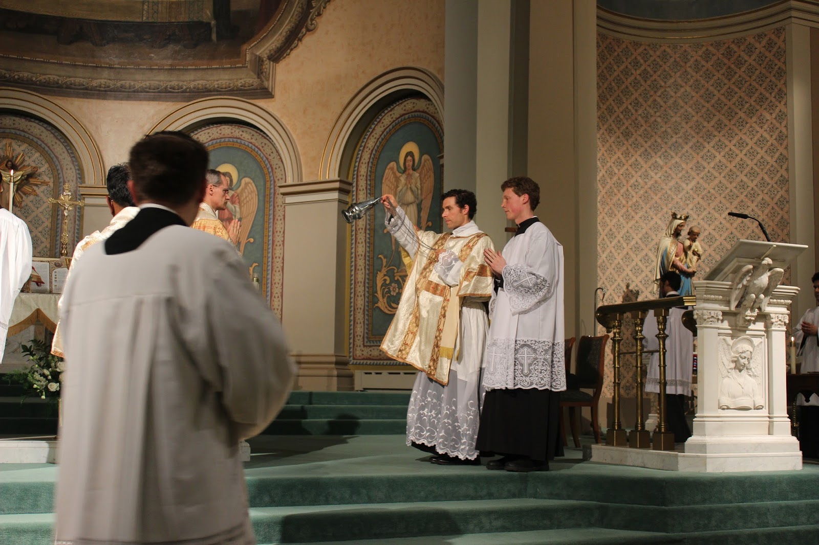 Servimus unum Deum - Latin Mass Altar Serving and Related Matters in ...