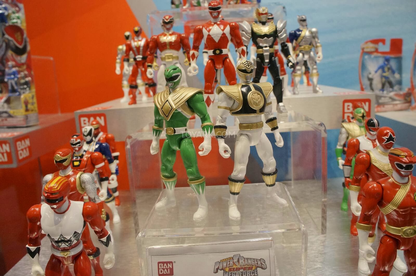 Digital-Ranger's Blog: Toy Fair 2014 Power Ranger Super Megaforce toys