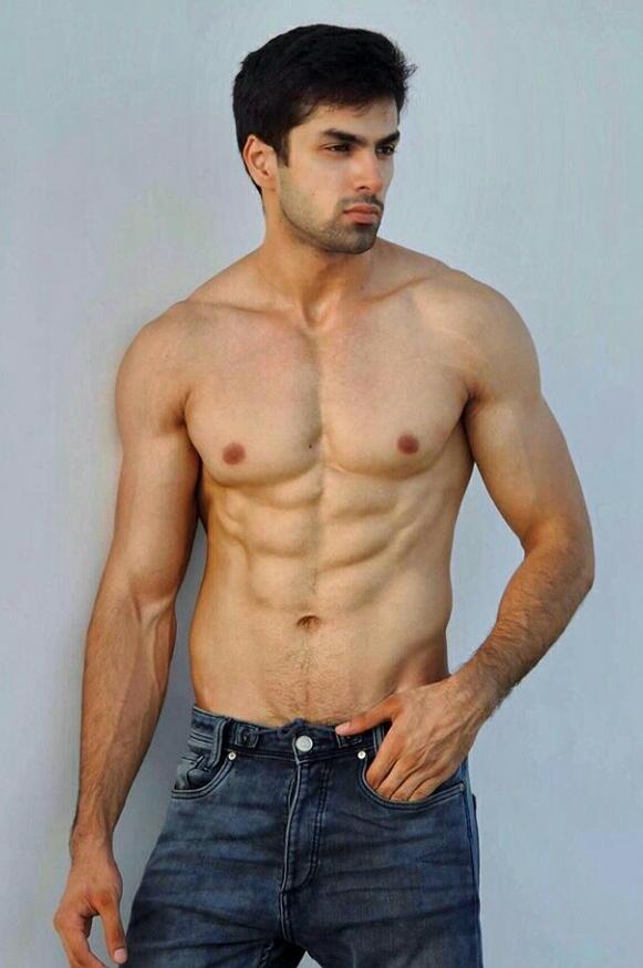 Shirtless Bollywood Men: Six Pack Model in Mumbai