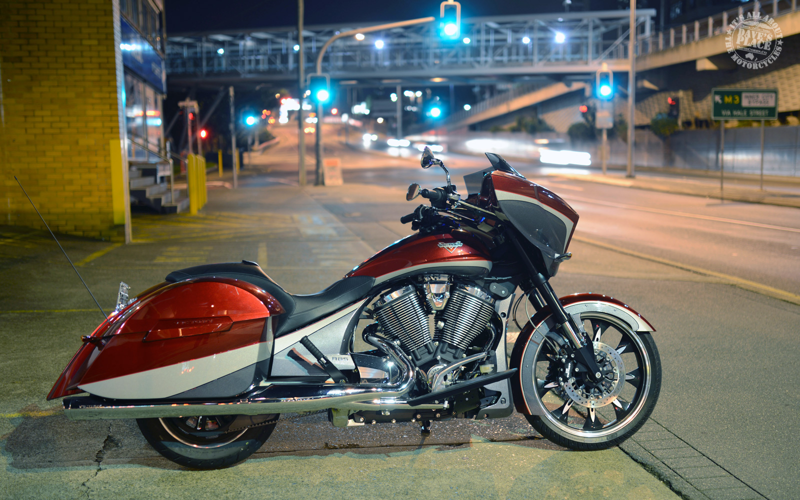 Dave's Place: Victory Magnum Photo Set