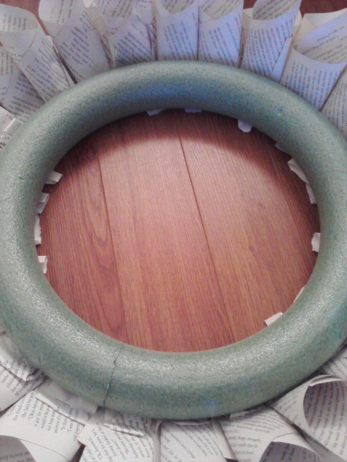 Chelsea's Garage: Paper wreath tutorial