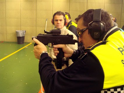Curso de instructor de tiro de la Policía de la Comunidad