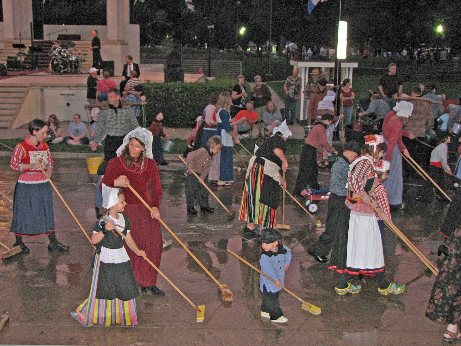 RV Chuckles: The Haining Family in Pella