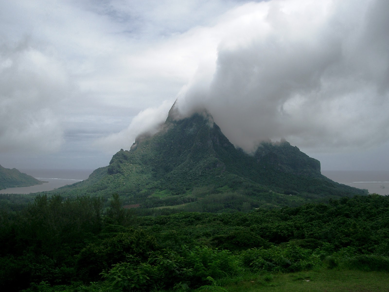 Troutner Travels: MOOREA, FRENCH POLYNESIA – Day Two , Feb. 20, 2005