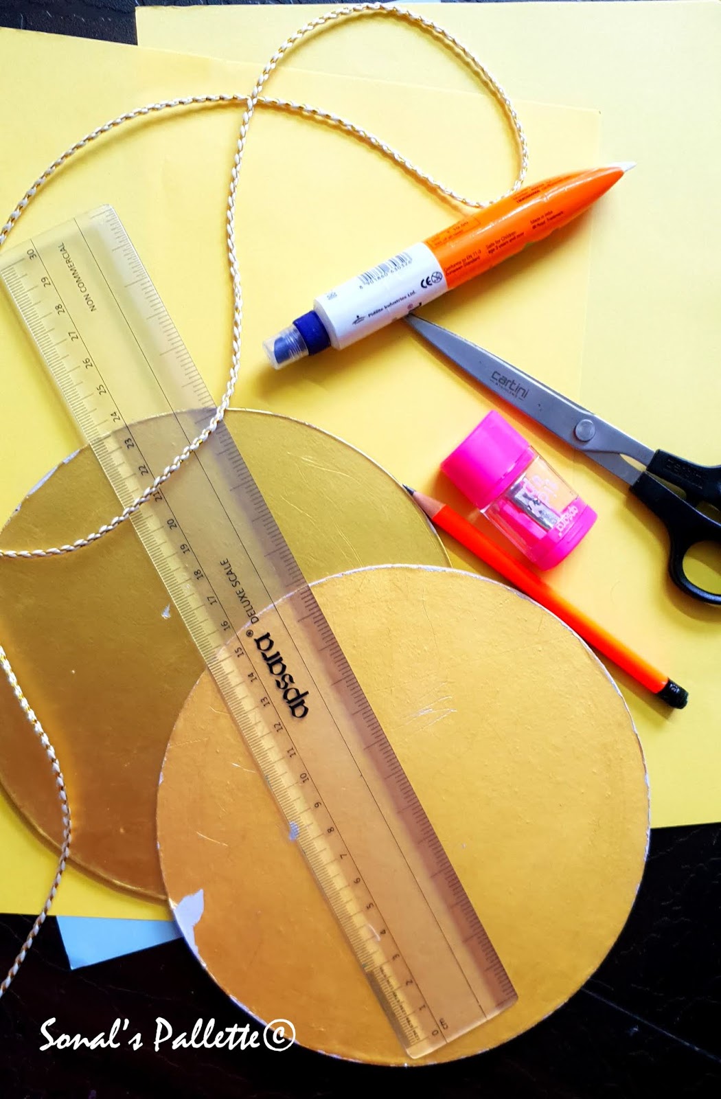 Sonal's Pallette: Simple Weighing Scale - DIY School Project