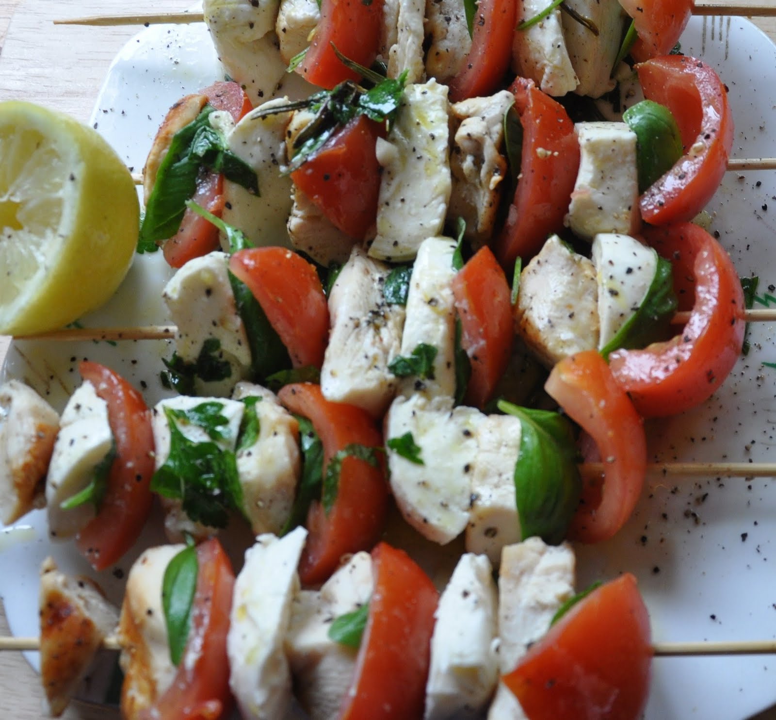 A Taste of Italy: Spiedini di insalata caprese e pollo ( Chicken ...
