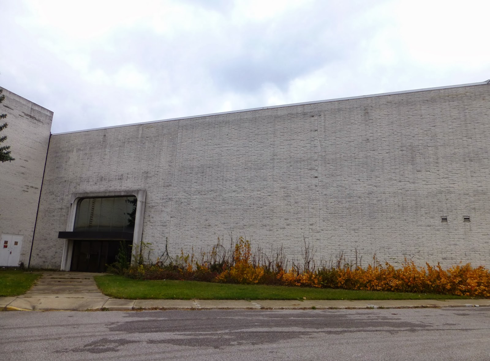 Dead and Dying retail: Rolling Acres Mall in Akron, Ohio