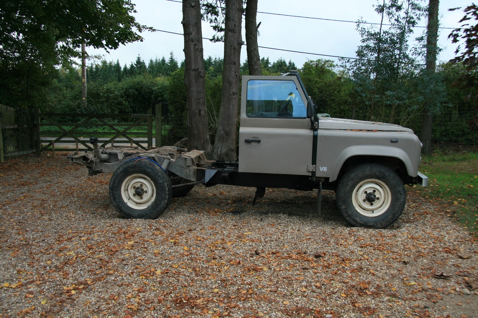 Defender 110 3.5L V8 1991: Strip of rear tub