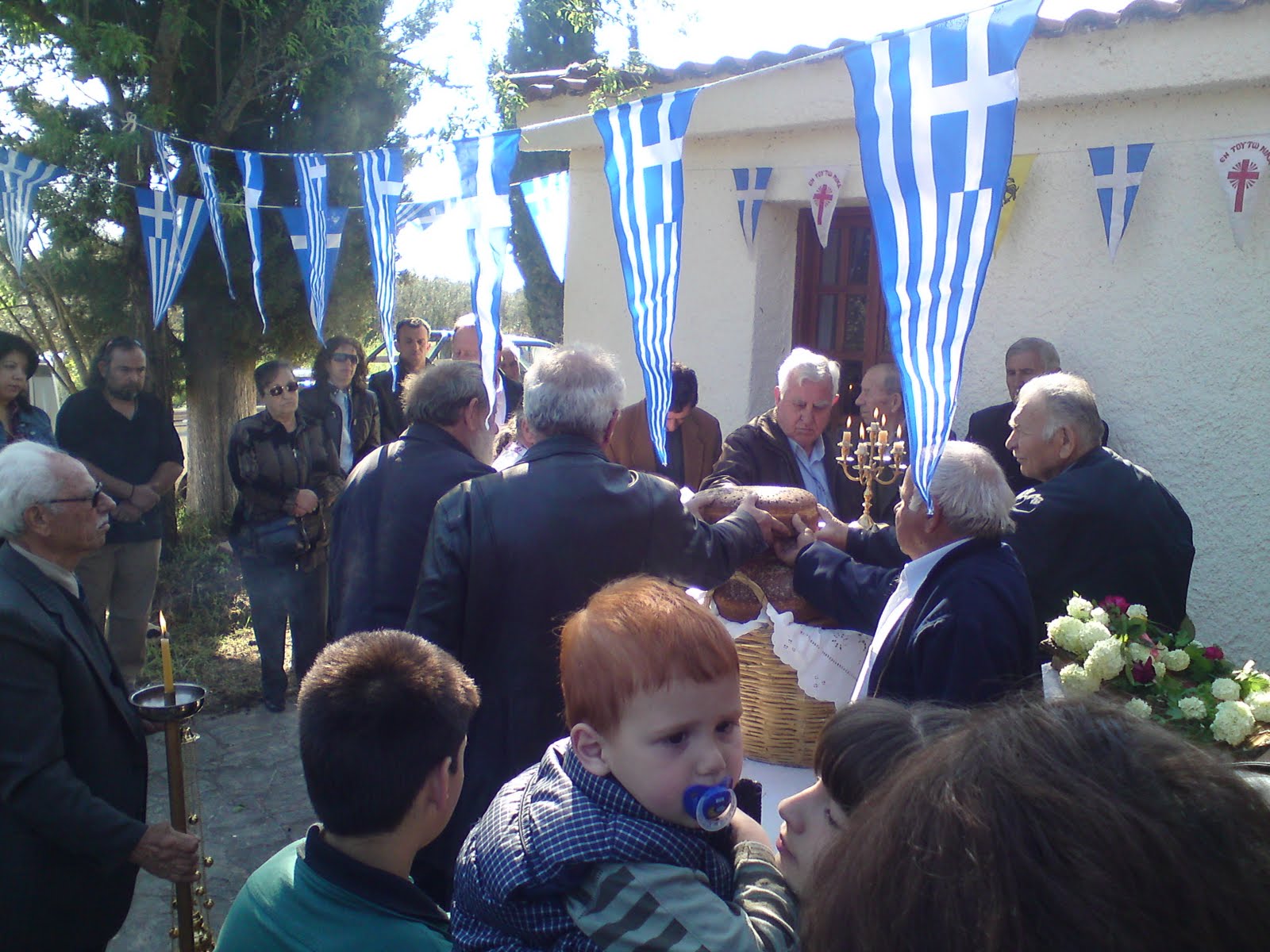 ΑΜΦΙΚΛΕΙΑ ΔΑΔΙ: Ο Αγιος Ιωάννης ο Θεολόγος στα κάτω καλύβια.