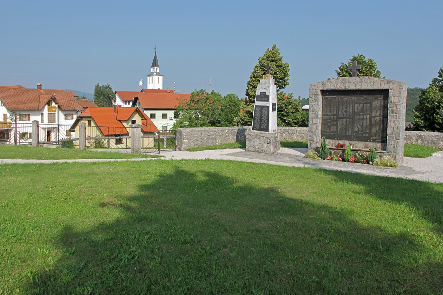 Simboli polpretekle zgodovine: HINJE – Spomenik padlim v prvi svetovni ...