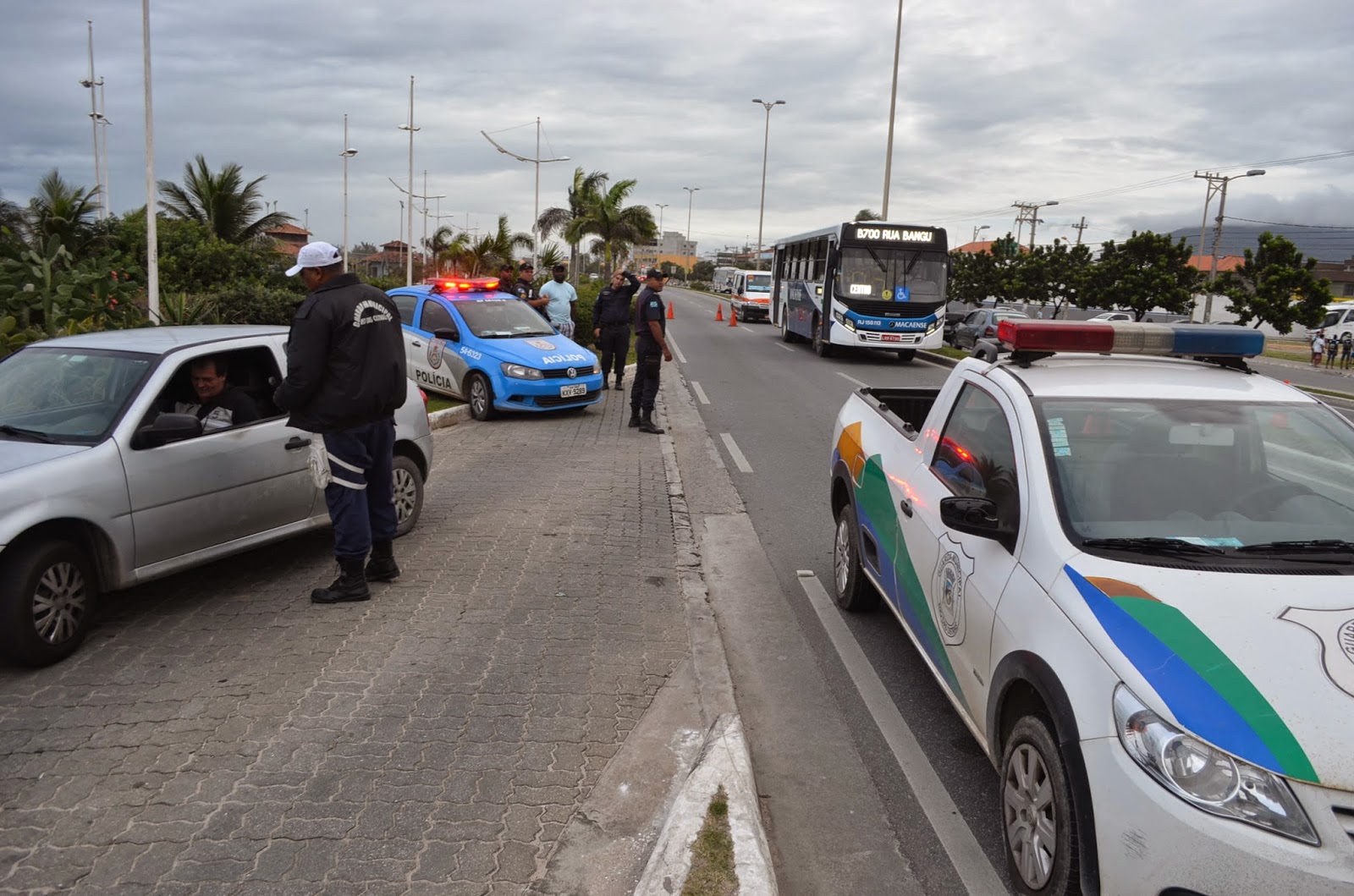 De Olho em Rio das Ostras-RJ: Guarda Municipal e PM Promovem Ações ... De Olho em Rio das Ostras-RJ: Guarda Municipal e PM Promovem Ações ...