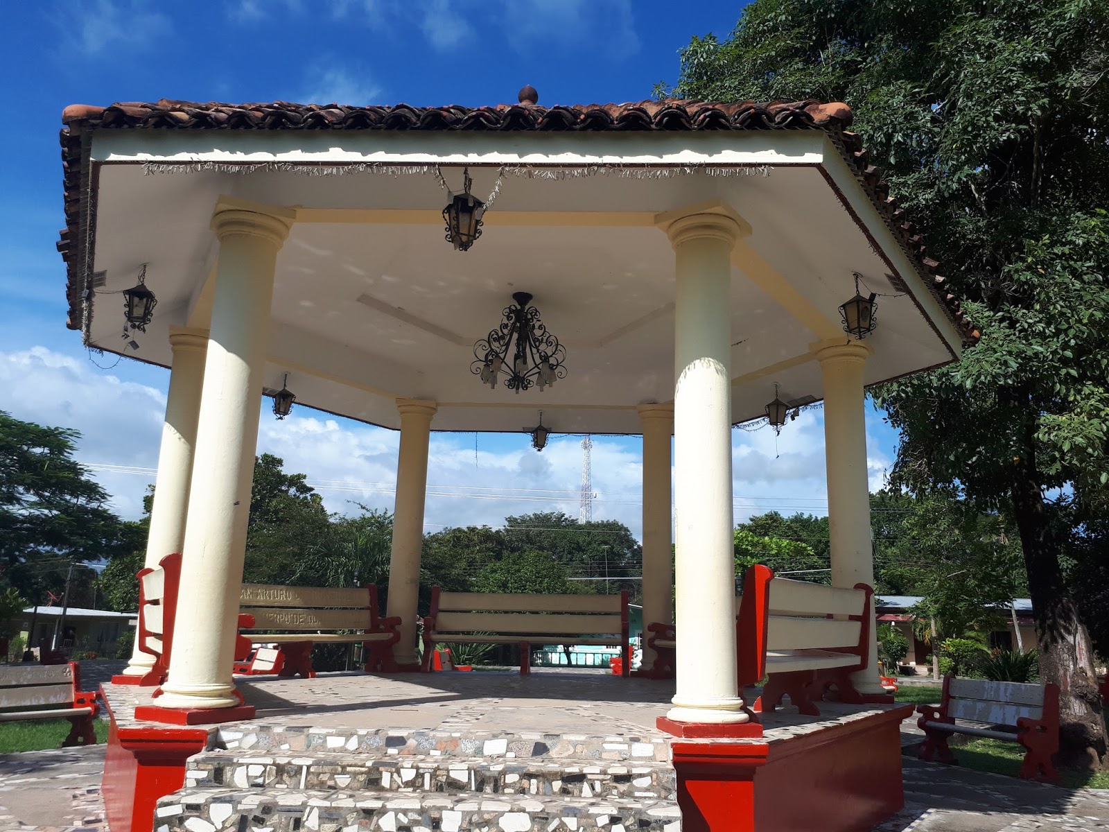 INFRAESTRUCTURA Y PLANTA TURISTICA